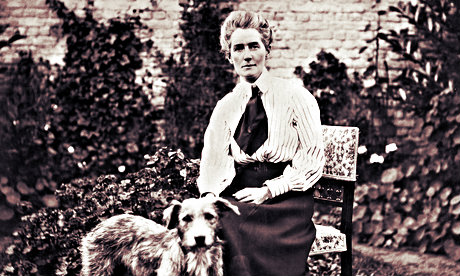 Royal Mint Remembers WWI Nurse Edith Cavell Through £5 Coin