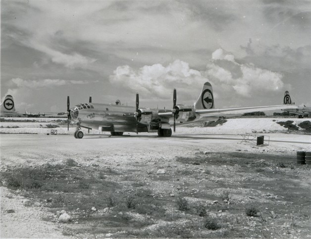 10 Amazing pictures of Tinians MASSIVE B-29 Bases and one picture to ...