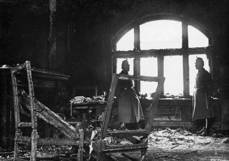 A testimony of the Reichstag Fire. Hitler: “It is a sign from God!”