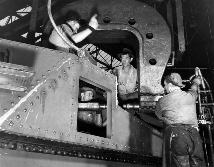 How To Build The M3 Grant Tank (1942)