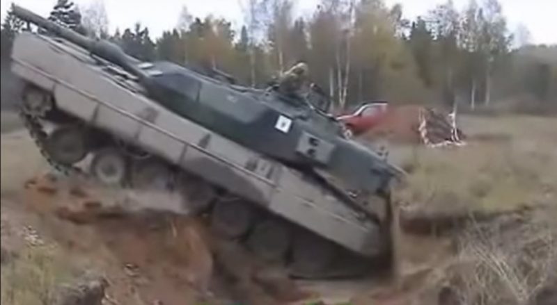 Awesome Video - Leopard 2 Tank vs Anti-Tank Ditch