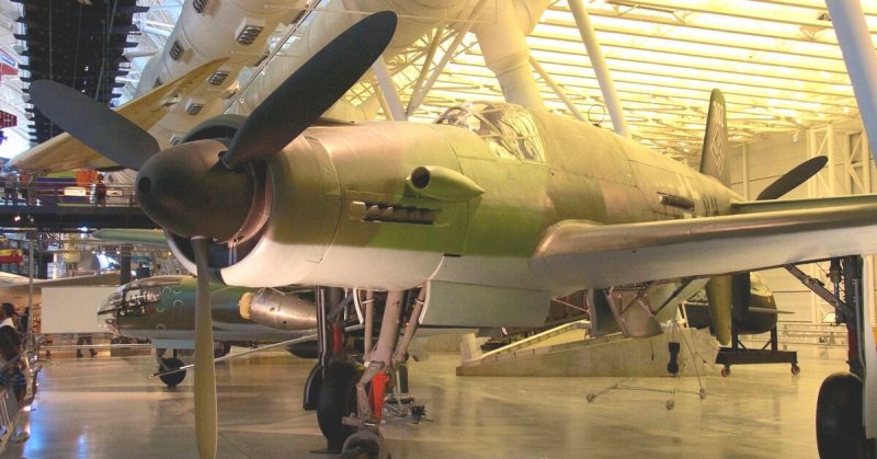 Vintage Planes: Dornier Do 335 Pfeil - The Fastest Piston-Engine ...
