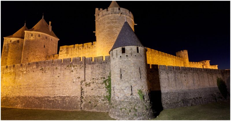 Sieges, Castles, Trenches and Fortresses - Great Moments in Military ...