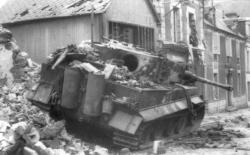 30 images of Tiger 1 wrecks