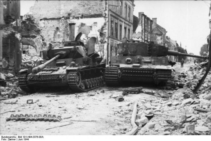 30 images of Tiger 1 wrecks