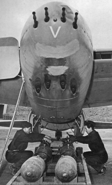 34 Pictures of the Best Warbird of WWII - De Havilland Mosquito