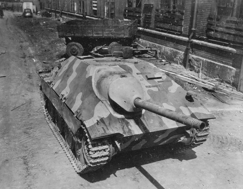 Mighty Little Destroyer of Tanks - The German "Hetzer" Jagdpanzer 38(t ...