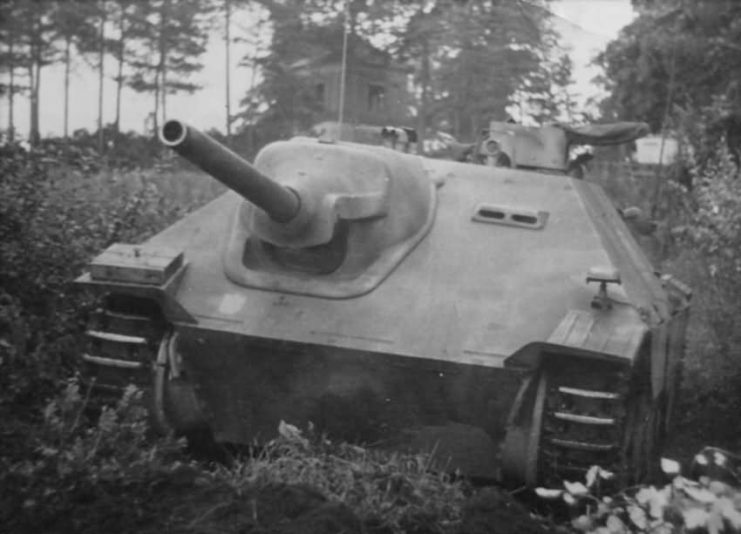 Mighty Little Destroyer of Tanks - The German "Hetzer" Jagdpanzer 38(t ...