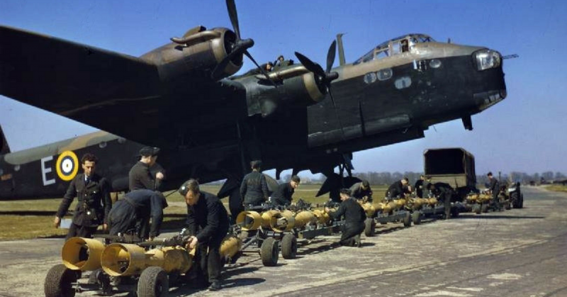 Underappreciated but Not Forgotten - The Short Stirling Bomber in 25 Photos