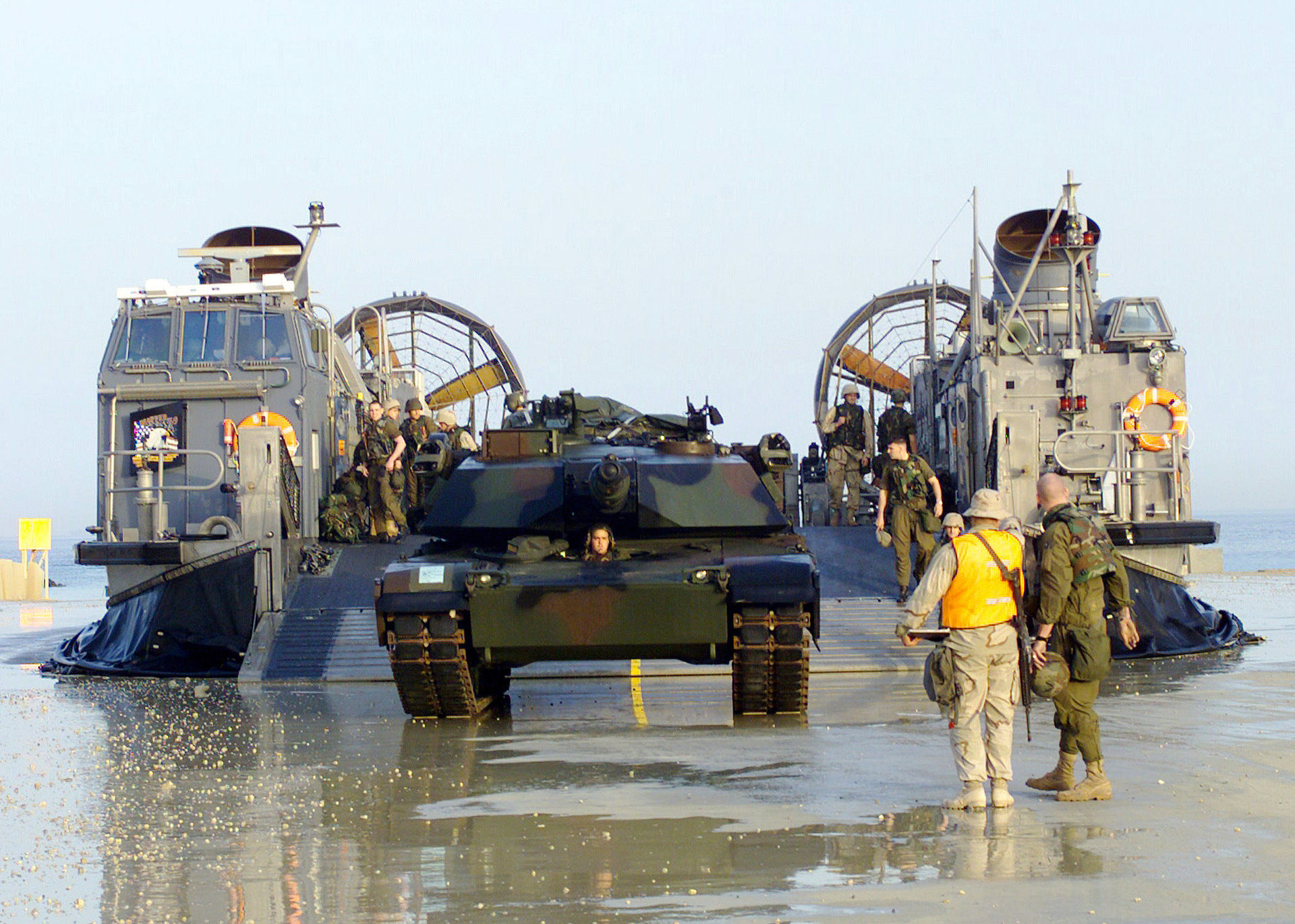 US_Navy_030215-N-2972R-045_M1A1_tank_off-loads_from_LCAC - WAR HISTORY ...