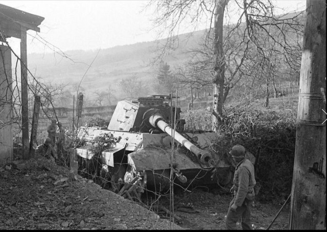 36 images of destroyed Panzers and Shermans | War History Online