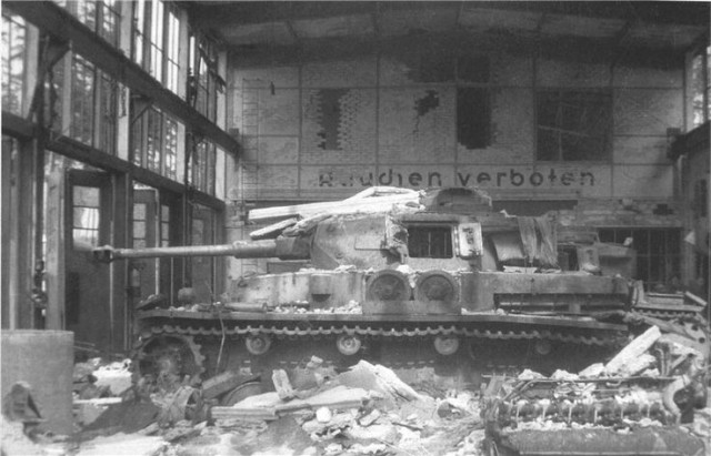 36 images of destroyed Panzers and Shermans | War History Online