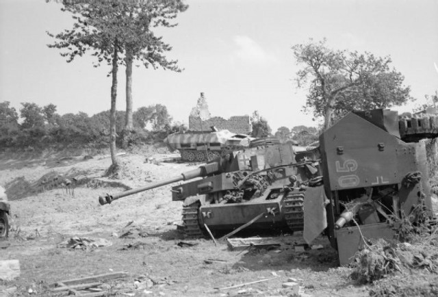 25 images of tank wrecks of WWII | War History Online