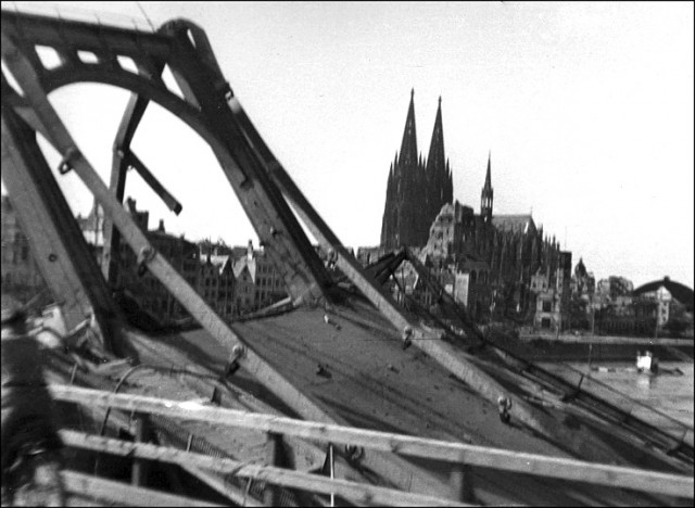 Haunting Photos - The Bombed Out Ruins of Cologne In WWII | War History ...