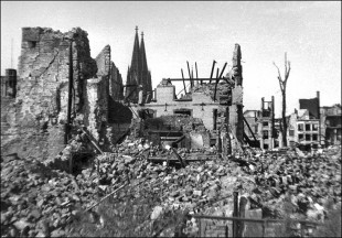 Haunting Photos - The Bombed Out Ruins of Cologne In WWII | War History ...