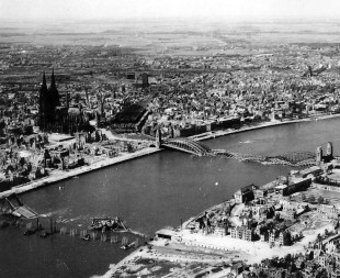 Haunting Photos - The Bombed Out Ruins of Cologne In WWII | War History ...