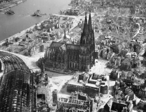 Haunting Photos - The Bombed Out Ruins of Cologne In WWII | War History ...