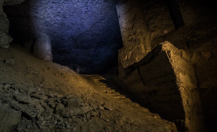 MIND BLOWING: An abandoned WW1 underground hospital - Carriere Suzanne ...