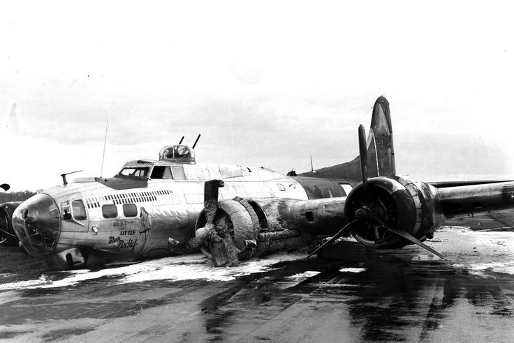 17 Images of Damaged B-17 Bombers That Miraculously Made It Home | War ...