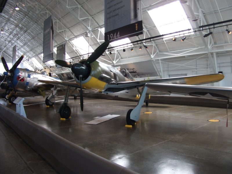 Inside Microsoft Mogul Paul Allen's Multi-Million Dollar WWII Airplane ...