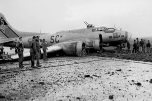 20 Images of Damaged B-17 Bombers That Miraculously Made It Home | War ...