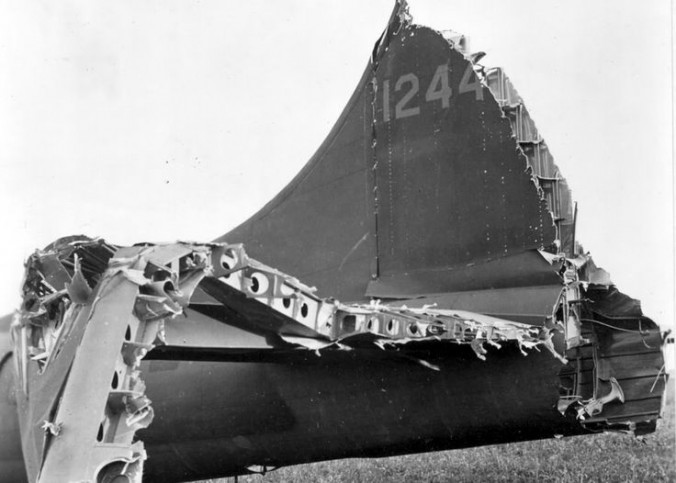 17 Images of Damaged B-17 Bombers That Miraculously Made It Home | War ...