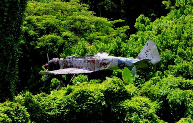 Pacific Tank Wrecks - 12 Amazing Images of Pacific Battle Relics