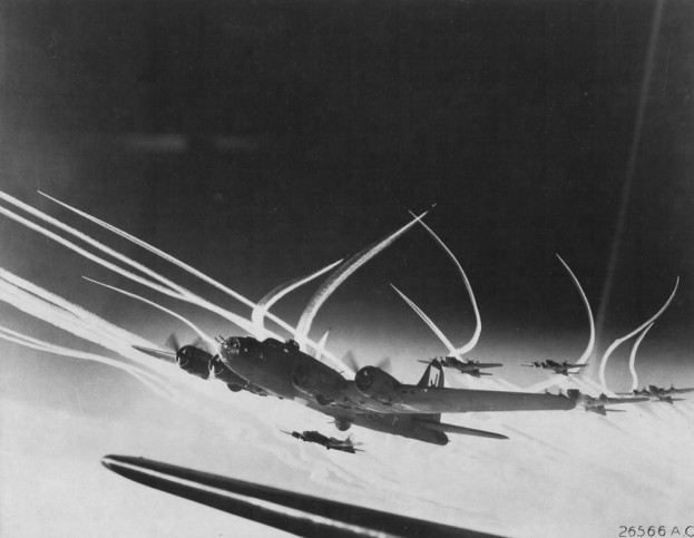 33 Beautiful Images of B-17 Flying Fortress In Flight | War History Online