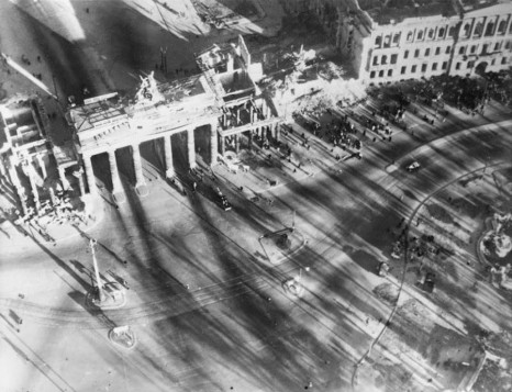 MUST SEE: 21 Amazing Aerial Shots Of Bombed Out Berlin Shortly After ...