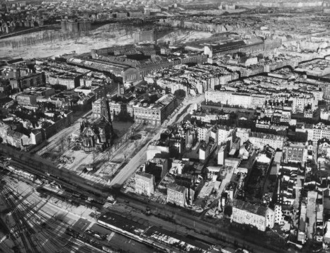 MUST SEE: 21 amazing aerial shots of bombed out Berlin shortly after ...