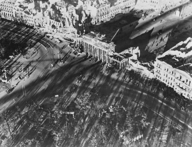 MUST SEE: 21 Amazing Aerial Shots Of Bombed Out Berlin Shortly After ...