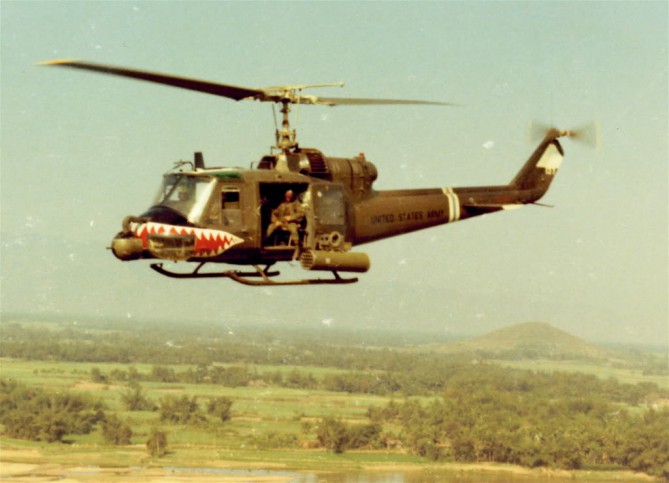 1st Air Cavalry Division Helicopter Assault Raw Footage with Sound ...