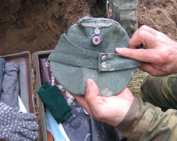 MUST SEE!! Dug up on a WWII battlefield - you won't believe what they ...