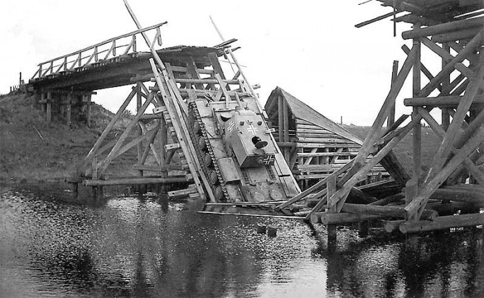 Tanks vs Bridges, Guess Who Lost! (Pictures) | War History Online