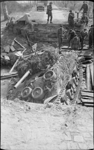 Tanks vs Bridges, Guess Who Lost! (Pictures) | War History Online