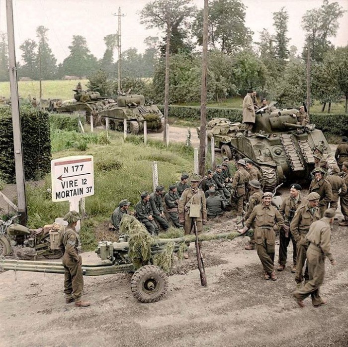 32 Tragic, Sad, But Fascinating Colorised Images of WWII | War History ...