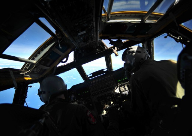 STUNNING! Inside the B-52 Stratofortress in 52 high-res images | War ...