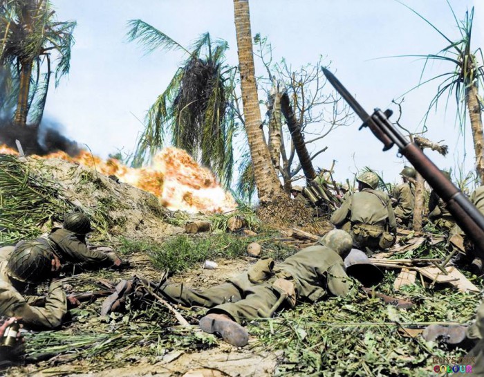 37 beautiful, sad but touching colourised images of WWII | War History ...
