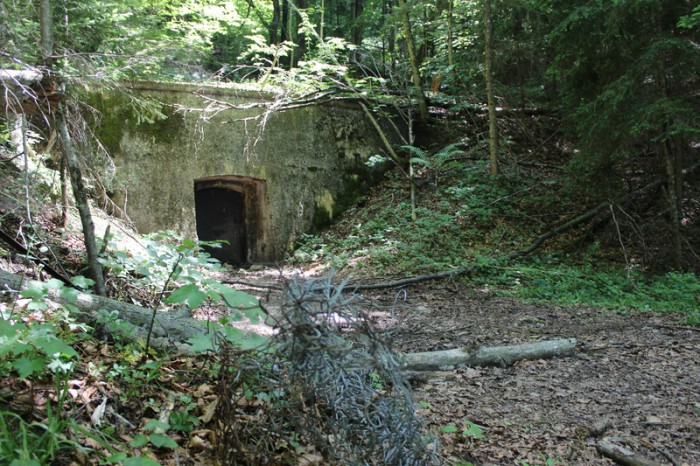 EXPLORING THE SECRET NAZI TUNNELS UNDER A GERMAN VACATION TOWN | War ...