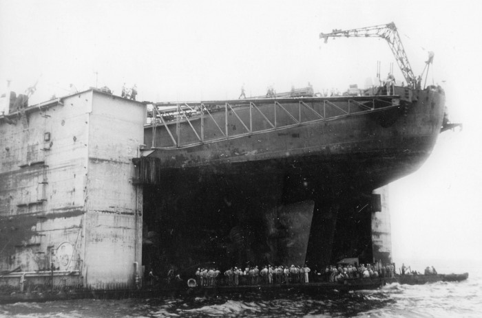 The Gigantic Floating Dry Docks That Could Repair Battleships And ...