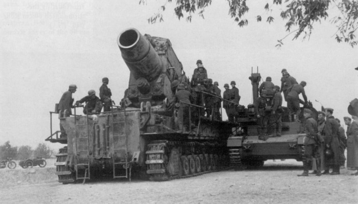 The MASSIVE 60cm German Siege Mortar Karl | War History Online
