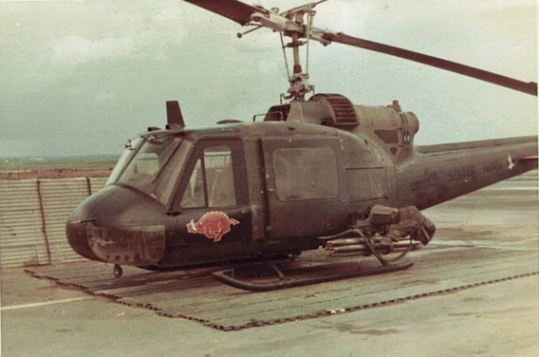 The Bell UH-1 Huey Gunship - Amazing Pictures and Assault Videos