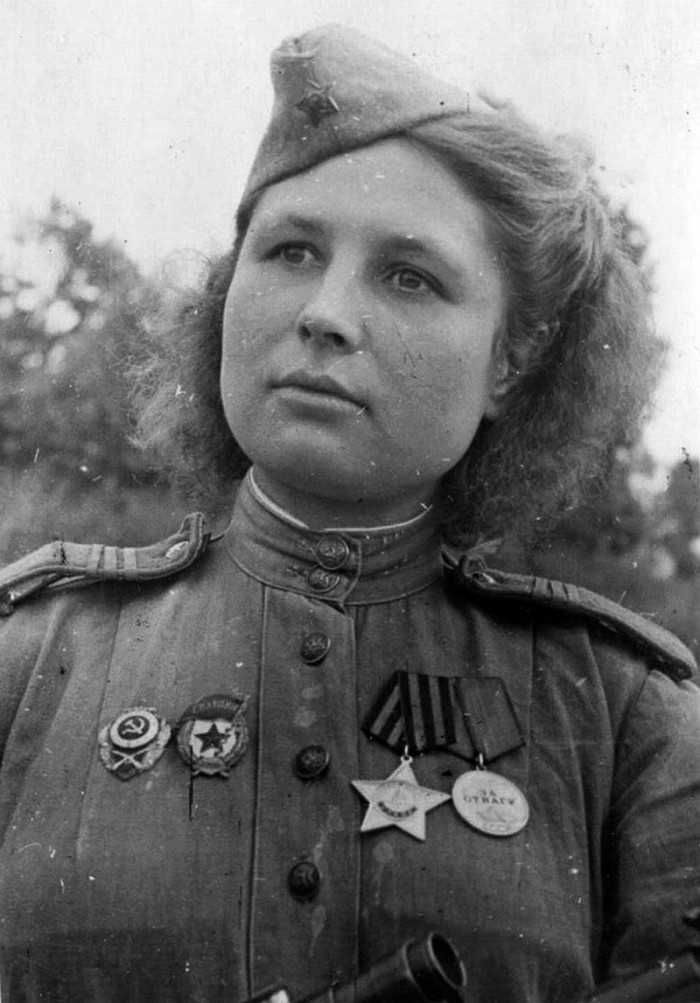 Fearless and Deadly - The Dedicated Young Women Who Fought For Stalin ...