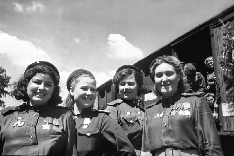 Fearless and Deadly - The Dedicated Young Women Who Fought For Stalin ...