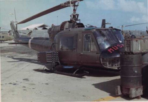 The Bell UH-1 Huey Gunship - Amazing Pictures and Assault Videos | War ...