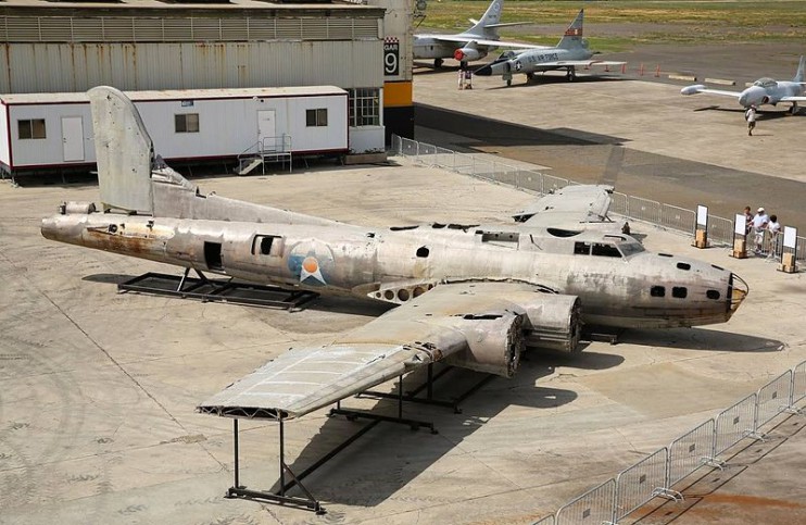B-17E Bomber Rescued from Papua New Guinea Swamp, Now On Display in ...