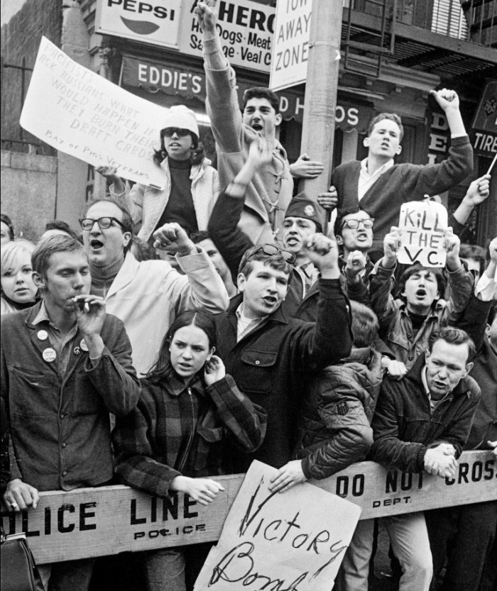 An American Experience in Vietnam - 14 Sad But Powerful Images | War ...