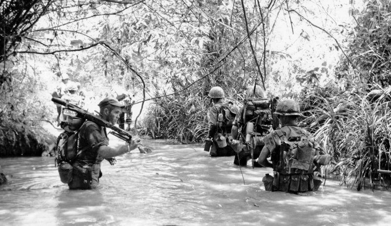 An American Experience in Vietnam - 14 Sad But Powerful Images | War ...