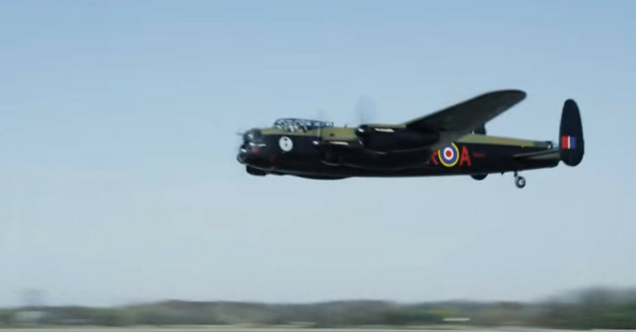Get Ready To Be Happy - This Low-Flying Lancaster Bomber Will Make ...