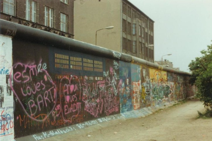 The Berlin Wall, Haunting Pictures Of A Divided City | War History Online